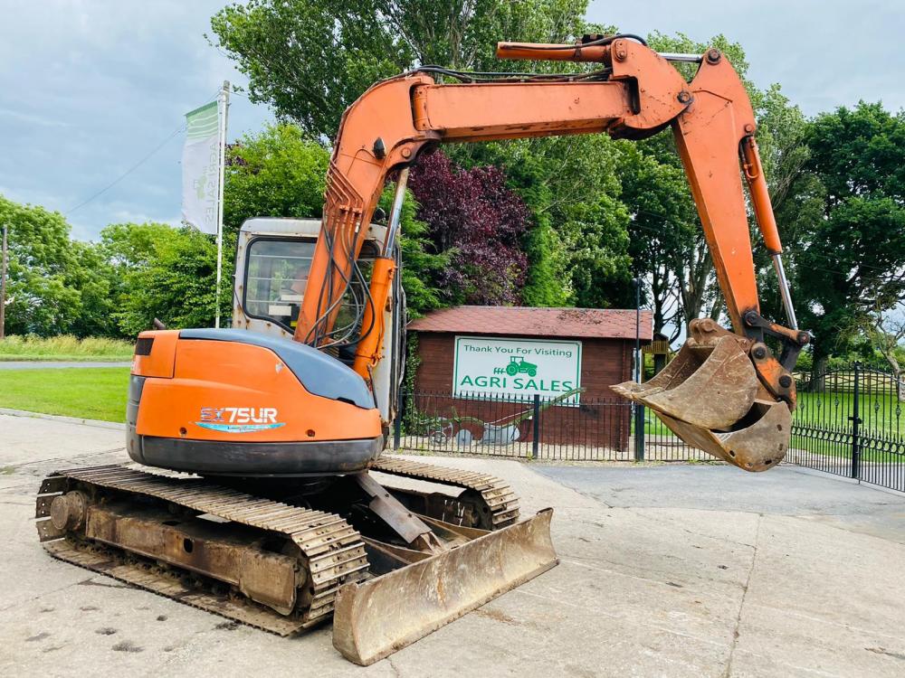 HITACHI EX75UR TRACKED EXCAVATOR *ONLY 7200 HOURS* C/W QUICK HITCH & 2 ...