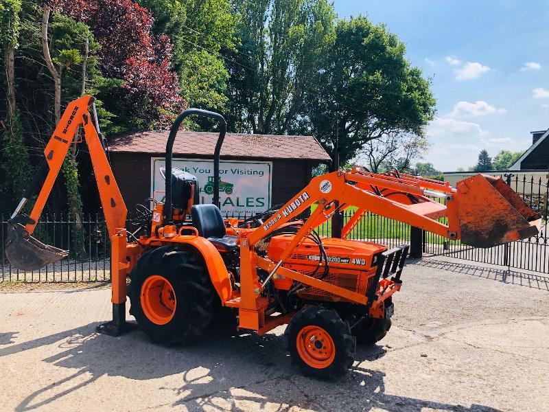 KUBOTA B8200HST 4WD TRACTOR C/W REAR BACK ACTOR & LOADER