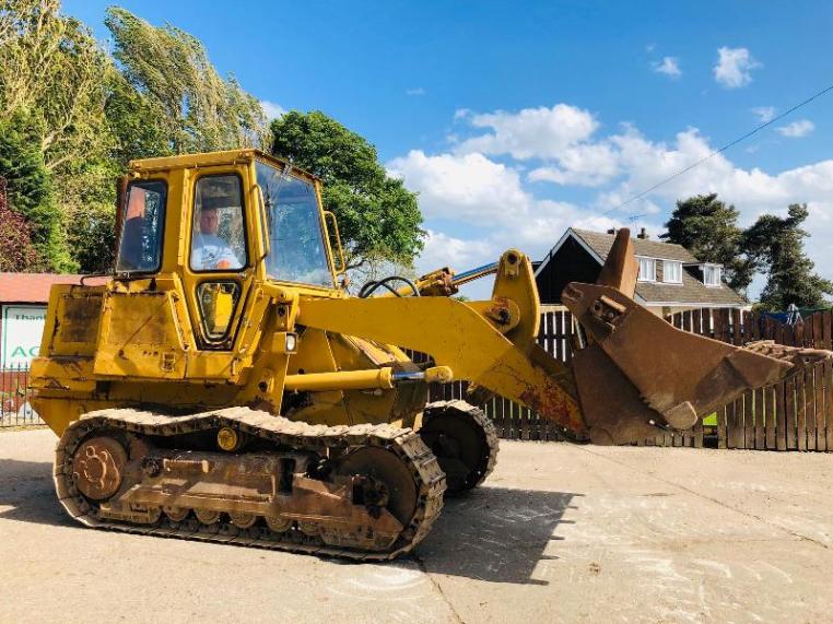 CATERPILLAR 953 TRACKED LOADER C/W FOUR IN ONE BUCKET