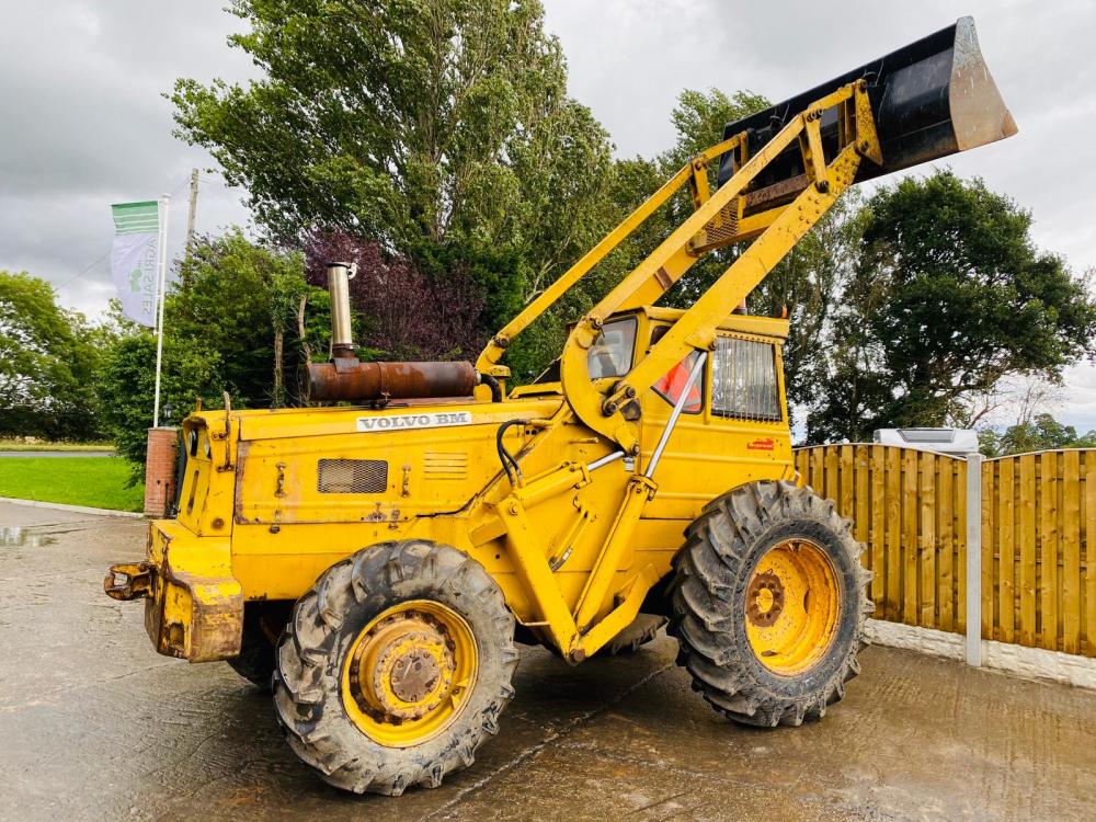 VOLVO BM 4WD LOADING SHOVEL C/W BUCKET