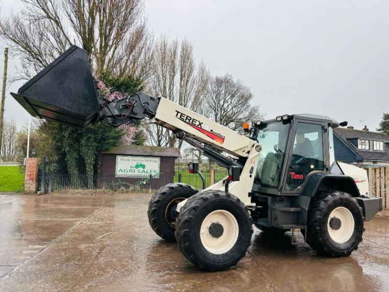 TEREX T250 4WD TELEHANDLER C/W BRAND NEW BUCKET *VIDEO*