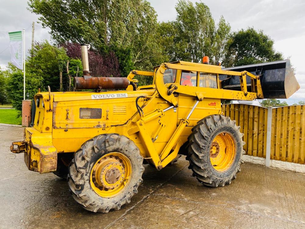 VOLVO BM 4WD LOADING SHOVEL C/W BUCKET