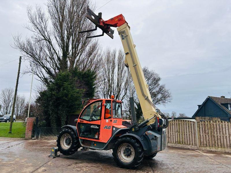 JLG 4013 4WD TELEHANDLER *13 METER REACH, 6283 HOURS* C/W PALLET TINES ...
