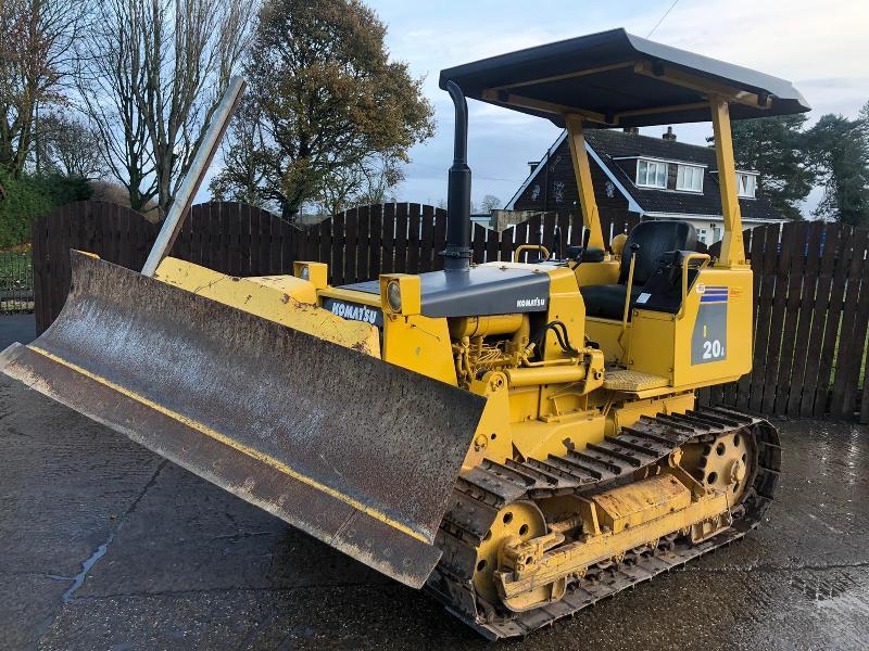 KOMATSU D20A-6 DOZER C/W 4 WAY BLADE * ONLY 3439 HOURS * PLEASE SEE VIDEO