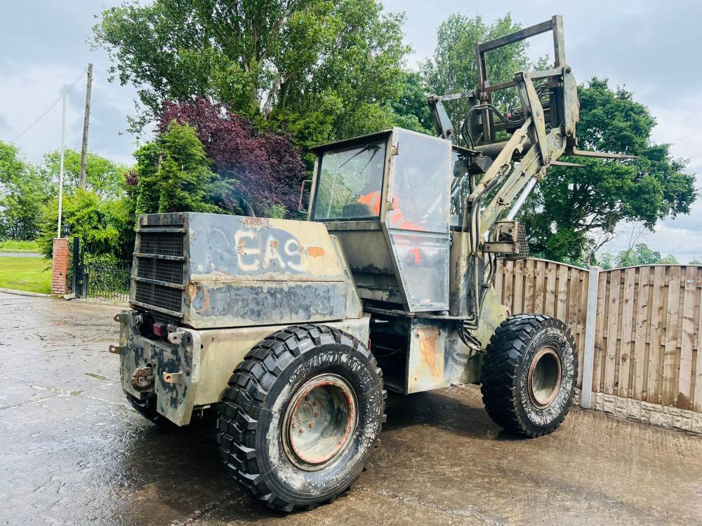 JCB 410M 4WD LOADING SHOVEL * EX - MOD * C/W PALLET TINES