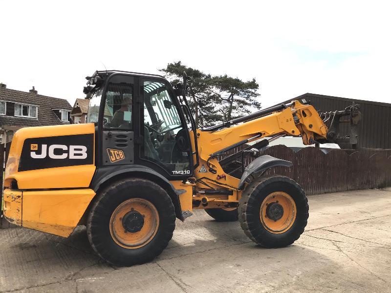 JCB TM310 PIVOT STEER TELEHANDLER ( YEAR 2012 ) ( PLEASE SEE VIDEO )