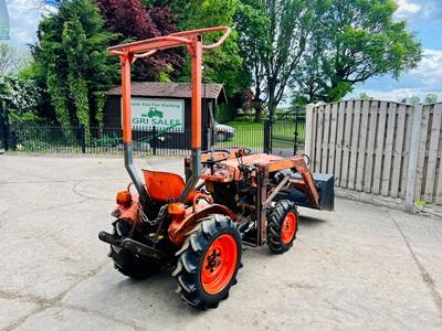 KUBOTA B6100 4WD COMPACT TRACTOR C/W FRONT LOADER AND BUCKET