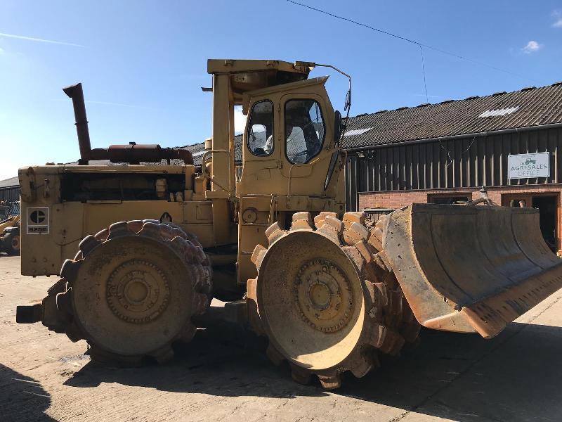 CAT 825B COMPACTOR C/W BLADE