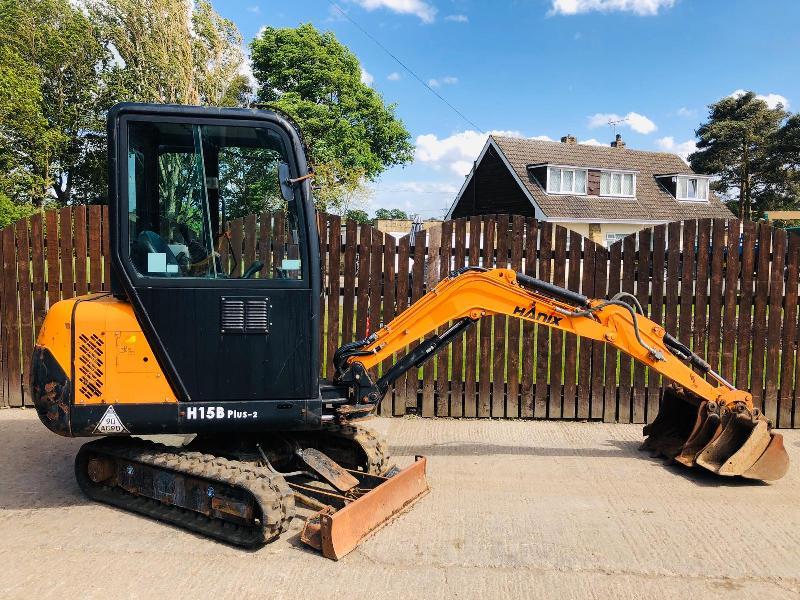 HANIX H15B PLUS - 2 MINI DIGGER * YEAR 2011 * C/W 4 X BUCKETS