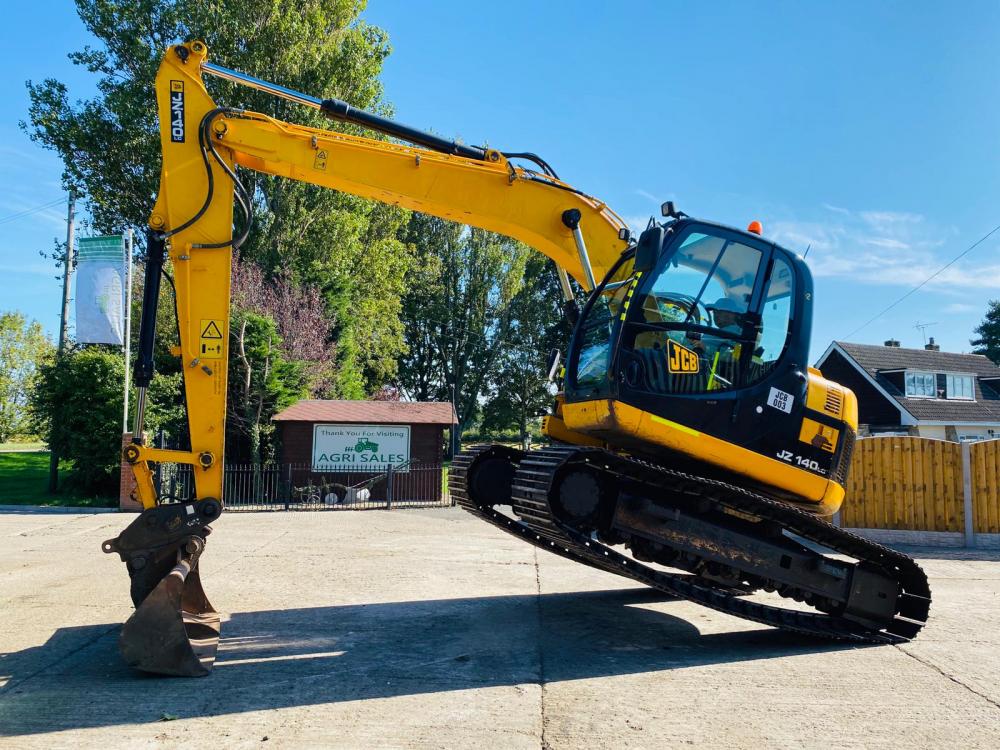 JCB JZ140 TRACKED EXCAVATOR * YEAR 2011 * C/W HYDRAULIC QUICK HITCH