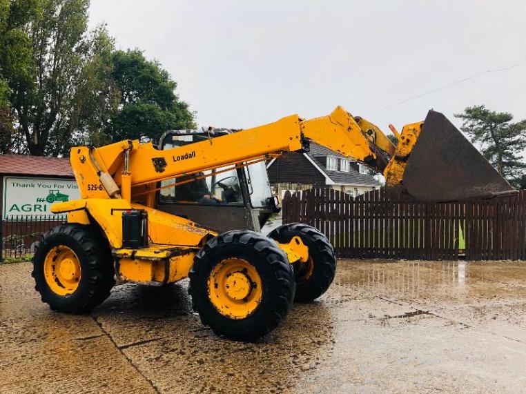 JCB 525-67 TELEHNDLER C/W BUCKET