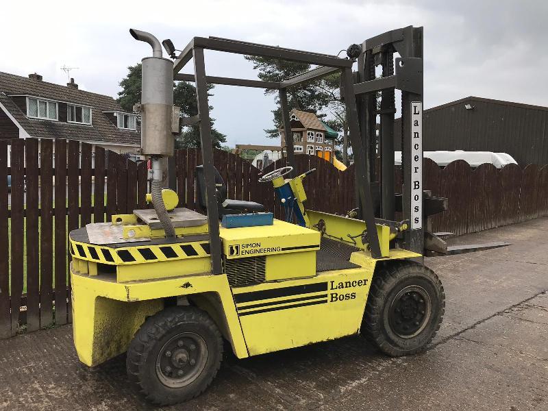 LANCER BOSS HD8P/8 FORK LIFT