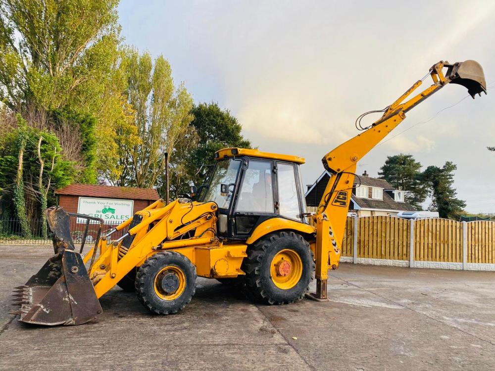 JCB 3CX PROJECT 8 4WD BACKHOE DIGGER C/W EXTENDING DIG