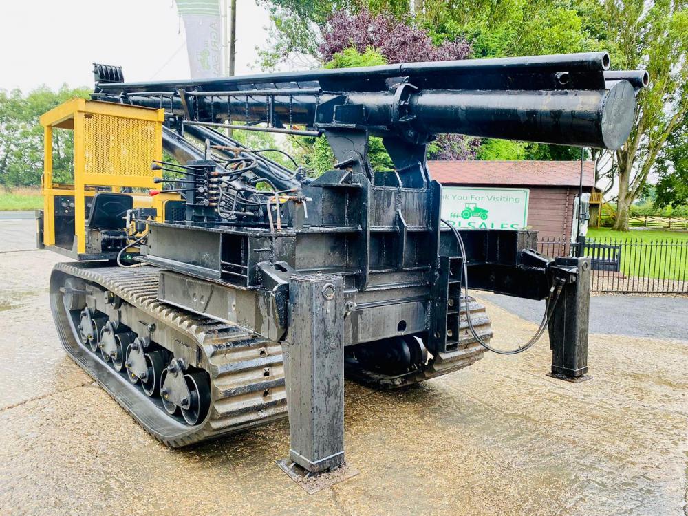 MOROOKA MST800 TRACKED CRANE C/W 2 X WINCHES