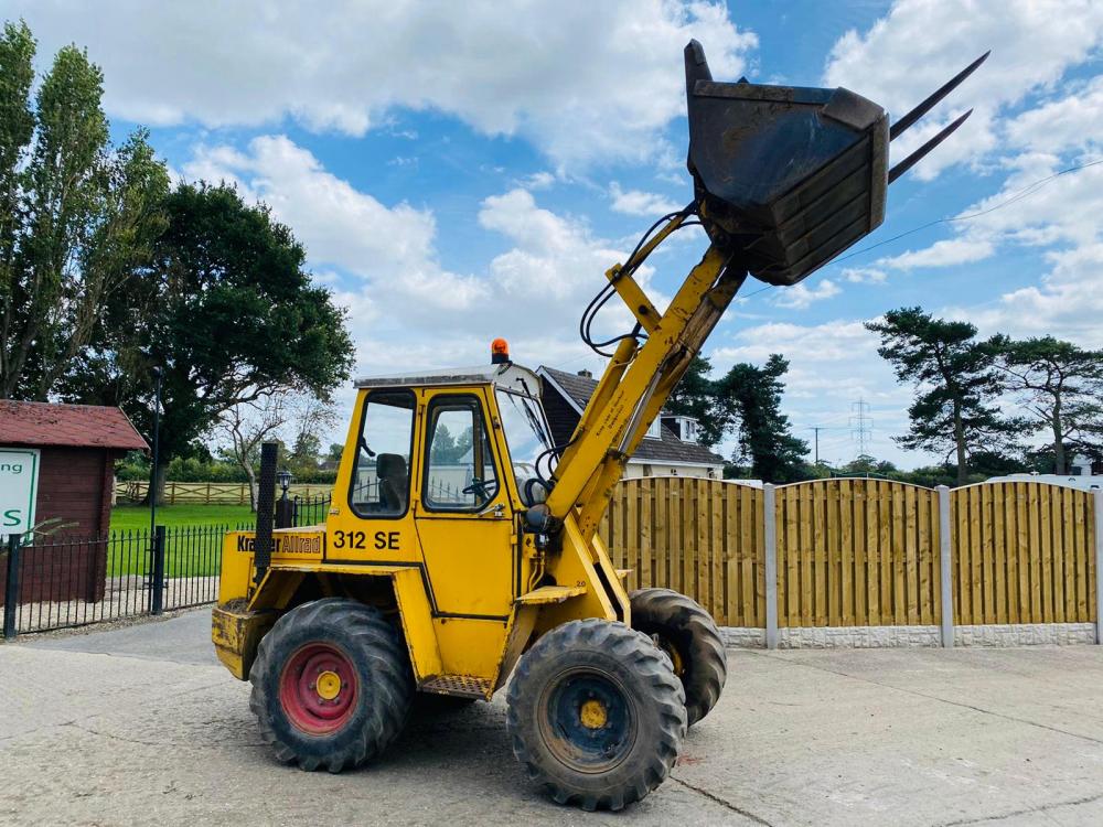 KRAMER ALL RAD 312-SE LOADING SHOVEL C/W BUCKET & TINES