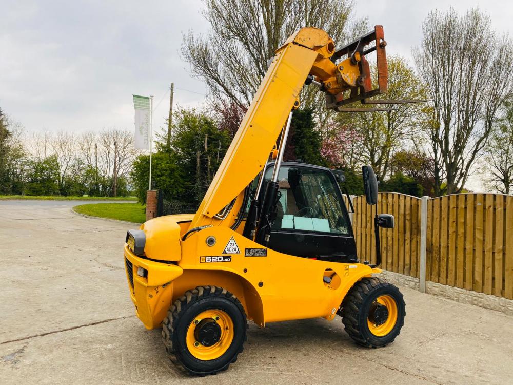JCB 520-40 4WD TELEHANDLER * YEAR 2010 , ONLY 4839 HOURS