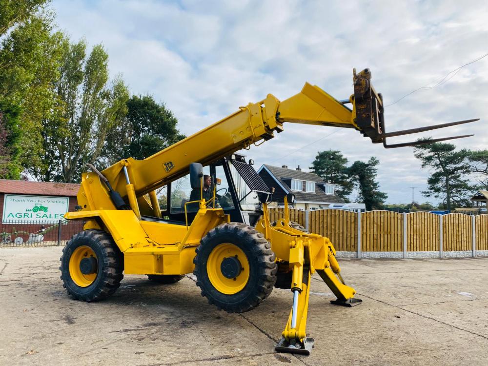 JCB 530-120 TELEHANDLER C/W DOUBLE PUSH OUT BOOM & REVERSE CAMERA