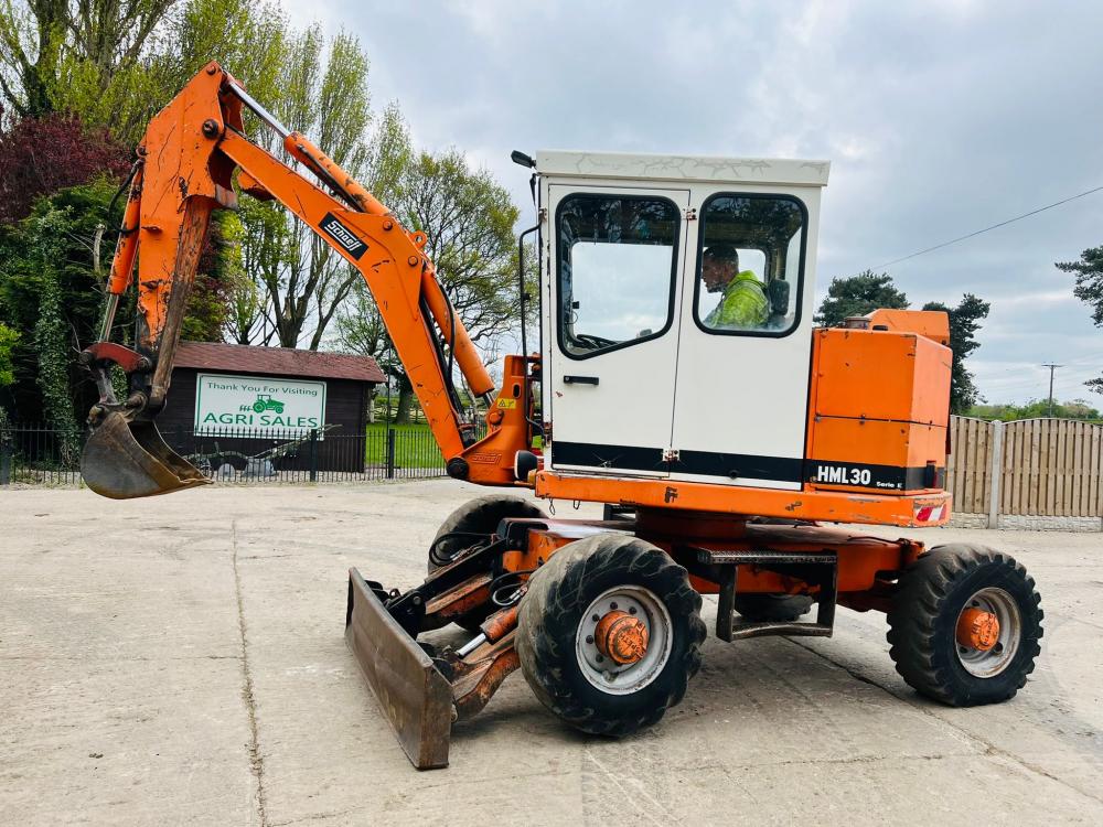 SCHAEFF HML30 4WD WHEELED EXCAVATOR C/W FRONT BLADE