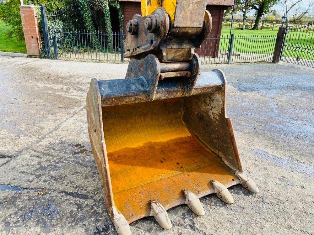 JCB JS160LC TRACKED EXCAVATOR C/W QUICK HITCH & BUCKET