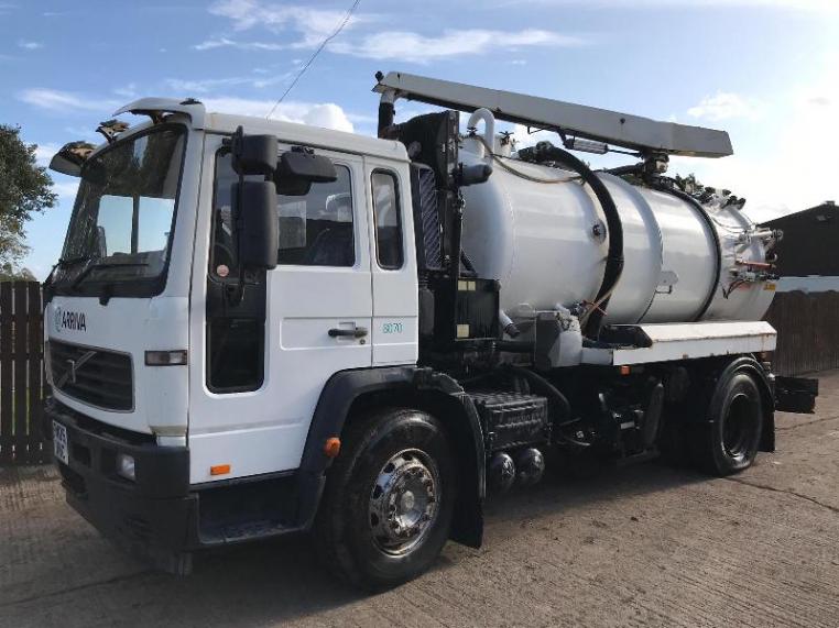 VOLVO FL6 GULLY SUCKER LORRY
