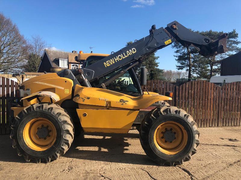 NEW HOLLAND LM410 TURBO TELEHANDLER