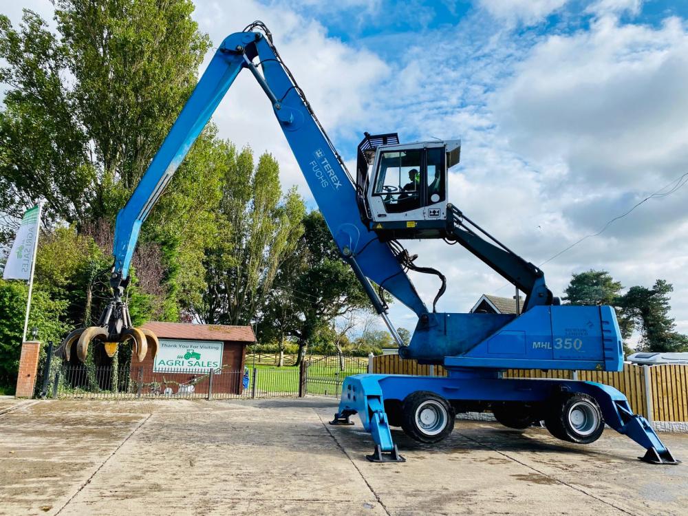 FUCHS MHL350 HIGH RISE CABIN SCRAP HANDLER *YEAR 2009* C/W 5 TINE GRAB