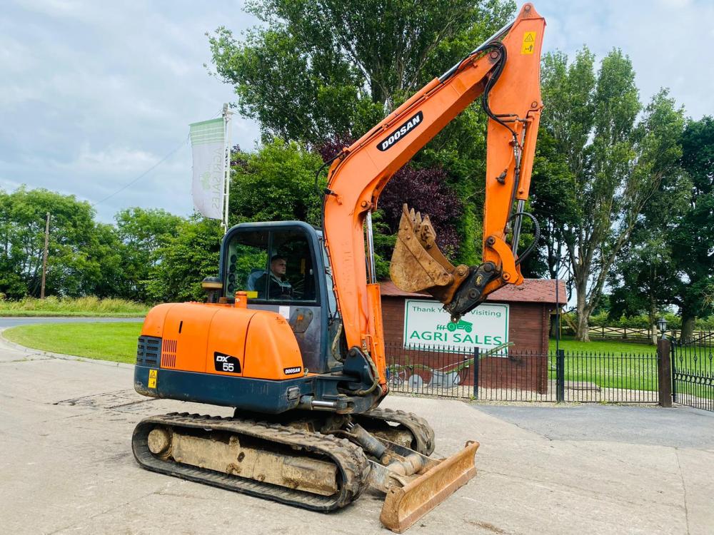 DOOSAN DX55 TRACKED EXCAVATOR *YEAR 2006 , ONLY 6367 HOURS* C/W QH ...
