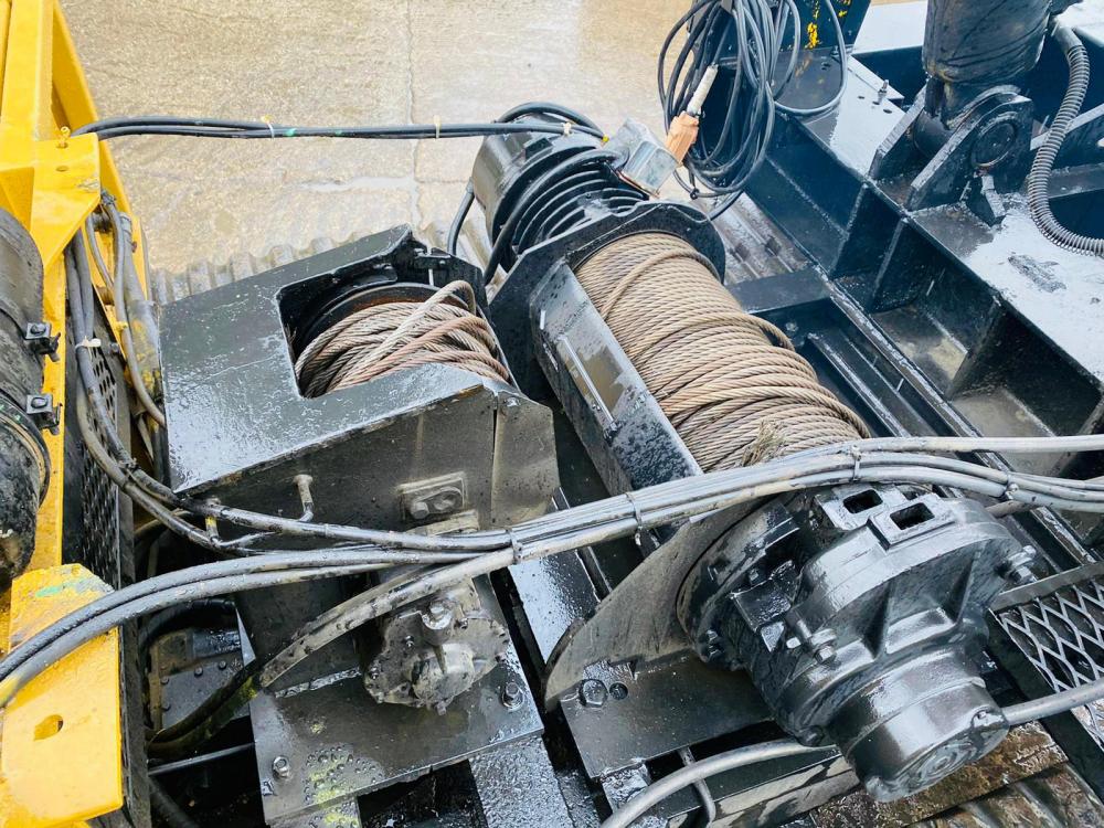 MOROOKA MST800 TRACKED CRANE C/W 2 X WINCHES