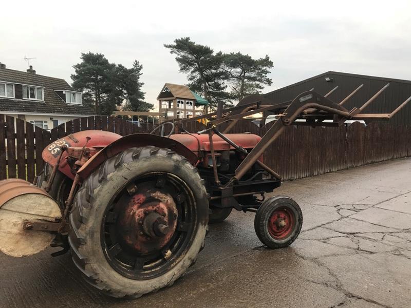 NUFFIELD UNIVERSAL TRACTOR WITH LOADER AND FORK