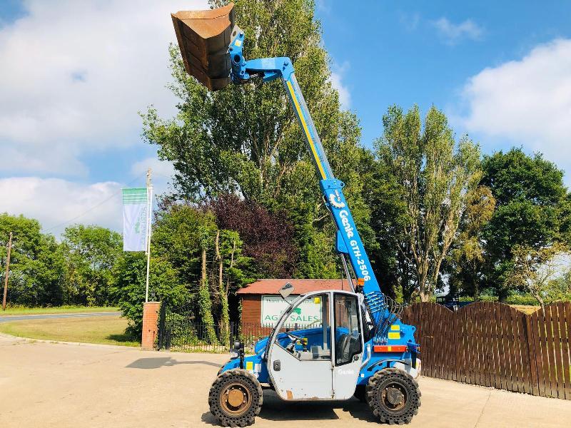 GENIE GTH-2506 TELEHANDLER * YEAR 2010 * C/W BUCKET AND TINES