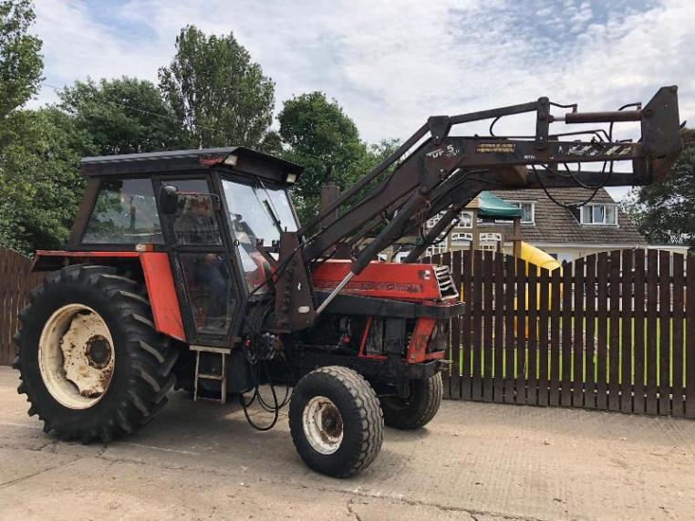 ZETOR 10011 TRACTOR CW LOADER