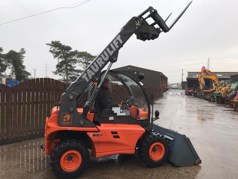 AUSA T133H TAURULIFT TELEHANDLER ( YEAR 2014 * ONLY 355 HOURS * SEE VIDEO