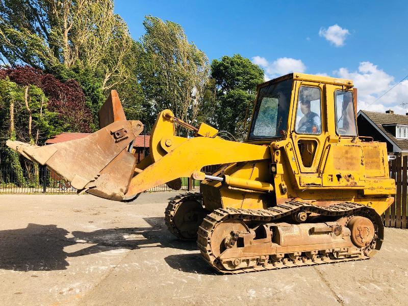 CATERPILLAR 953 TRACKED LOADER C/W FOUR IN ONE BUCKET