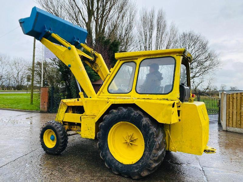 JCB 2D LOADING SHOVEL C/W BUCKET