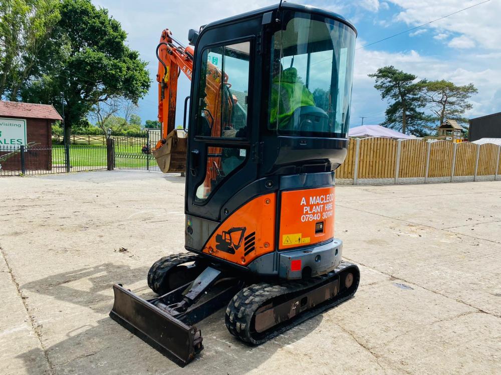 HITACHI ZX17 EXCAVATOR * YEAR 2009 , ONLY 2497 HOURS * C/W EXPANDING ...