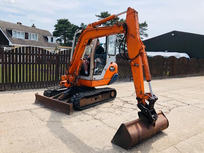 HITACHI 3 TON TRACKED EXCAVATOR