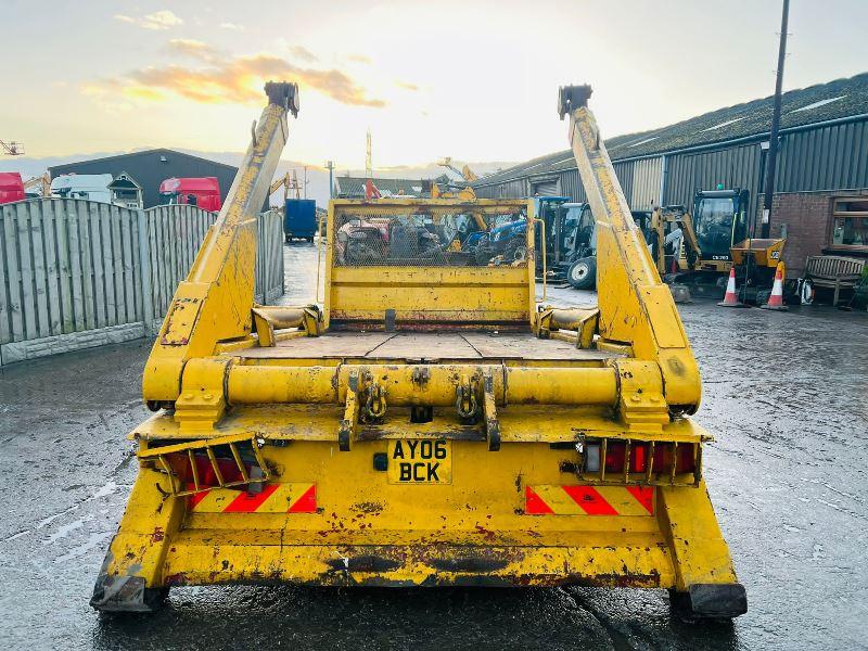 SKIP LIFTING GEAR TO SUIT LORRY C/W HYDRAULIC PUSH OUT ARMS *VIDEO*
