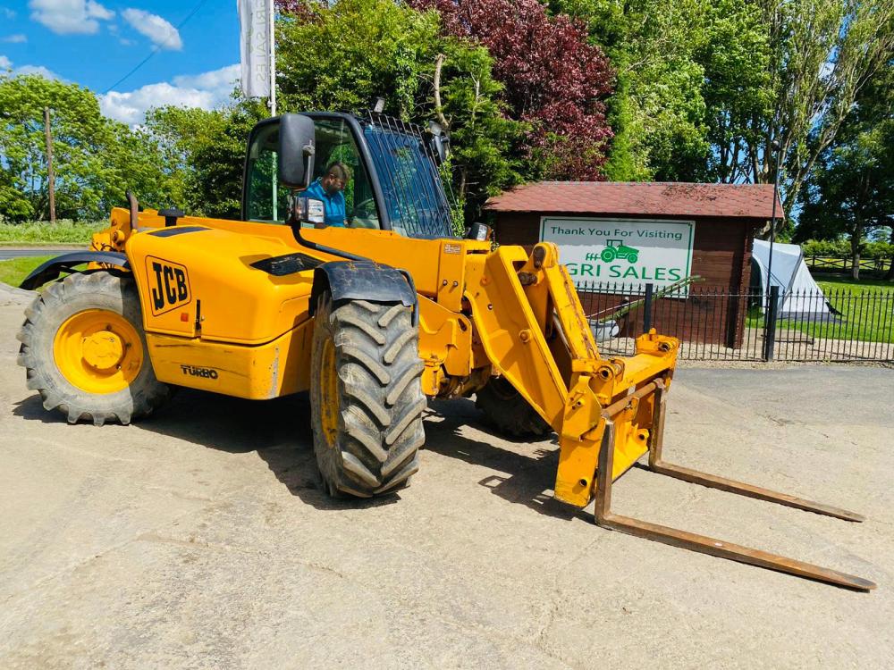 JCB 530-70 TURBO FARM SPECIAL * AG-SPEC , 8489 HOURS * C/W PICK UP ...