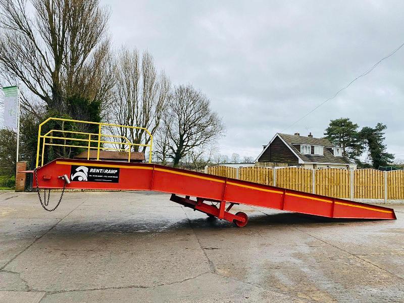 THORWORLD 40FT X 8FT LOADING RAMP * YEAR 2008 * C/W HRDUALIC LEG HEIGHT