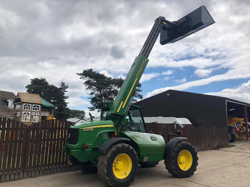 JOHN DEERE 3200 TELEHANDLER ( YEAR 2002 ) * ONE OWNER FROM NEW ...