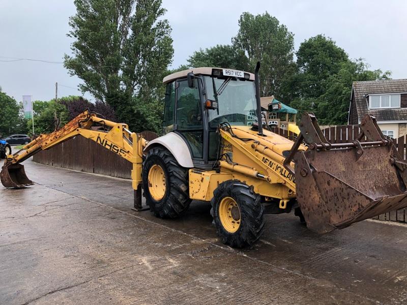 NEW HOLLAND NH95 DIGGER C/W BACK HOE DIGGER