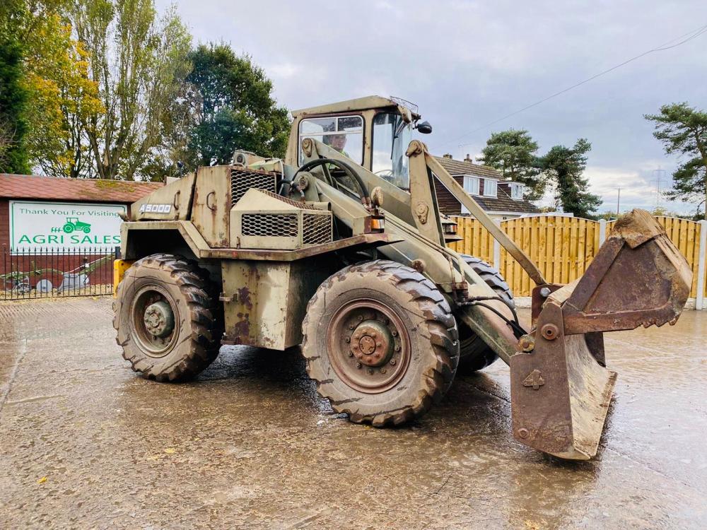 MUIR-HILL A5000 4WD LOADING SHOVEL * EX MOD * C/W FOUR IN ONE BUCKET