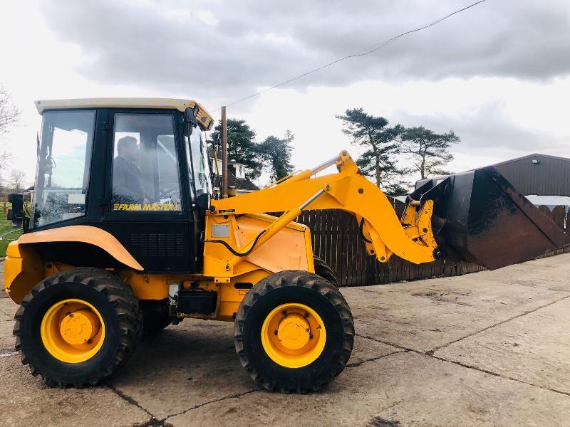 JCB 2CX FARM MASTER C/W PICK UP HITCH,BUCKET & PALLET FORKS * ONLY 4382 ...