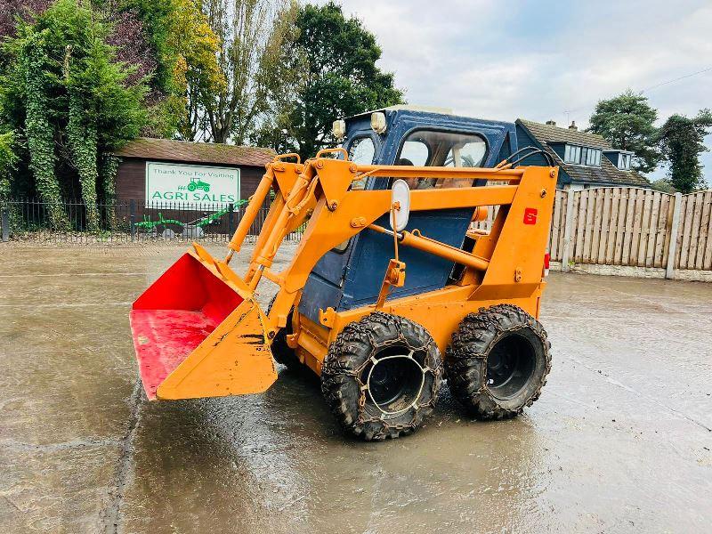 TOYOTA SDKL6 SKIDSTEER C/W FULLY GLAZED CABIN & SNOW CHAINS