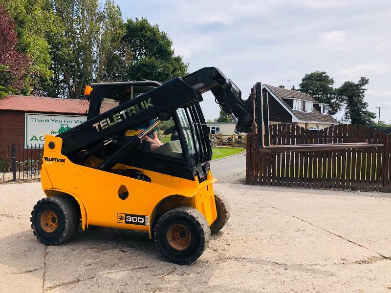 JCB 30D 4WD TELETRUCK * YEAR 2007