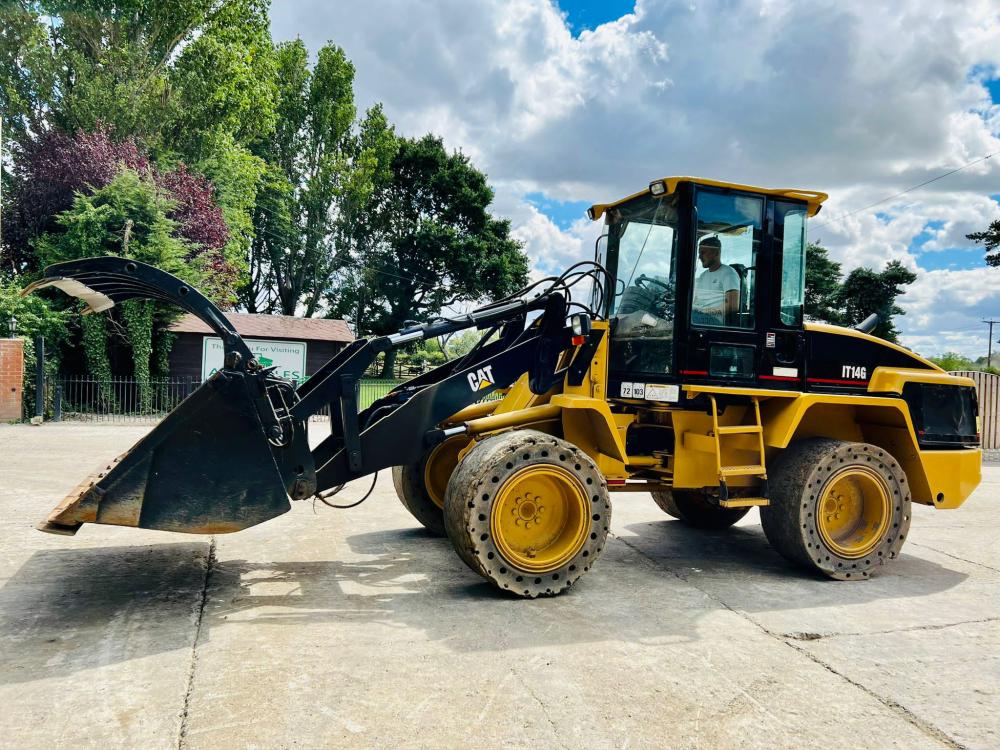 CATERPILLAR IT14G 4WD LOADING SHOVEL C/W HYDRAULIC GRAB BUCKET