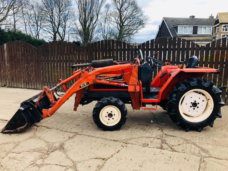 YANMAR F20 4WD COMPACT TRACTOR C/W FRONT LOADER & BUCKET
