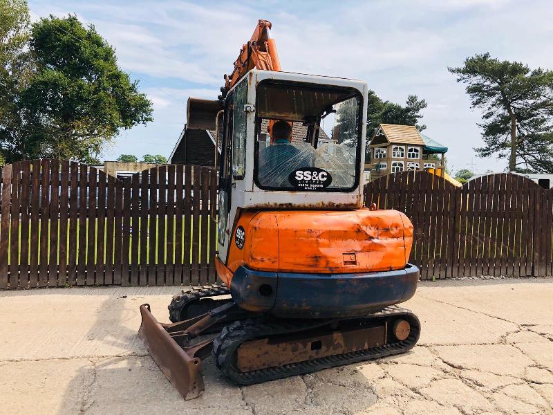 HITACHI 3 TON TRACKED EXCAVATOR