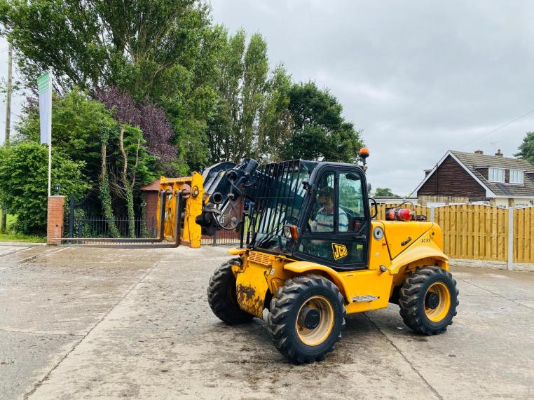 JCB 520-50 TELEHANDLER * YEAR 2012 * ONLY 3006 HOURS