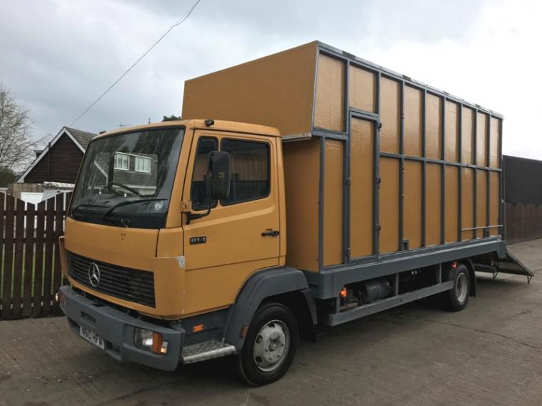 MERCEDES 814 HORSE BOX LORRY